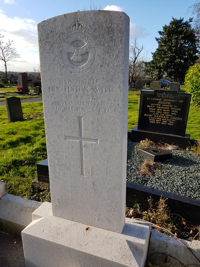 Eric Elston Smith – Flying Officer 166224 – Garforth Roll Of Honour